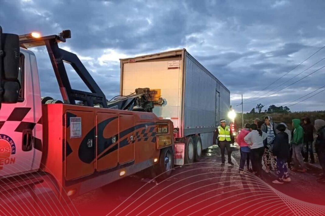 Colapsa autopista Toluca-Atlacomulco ante accidente e incendio de ...