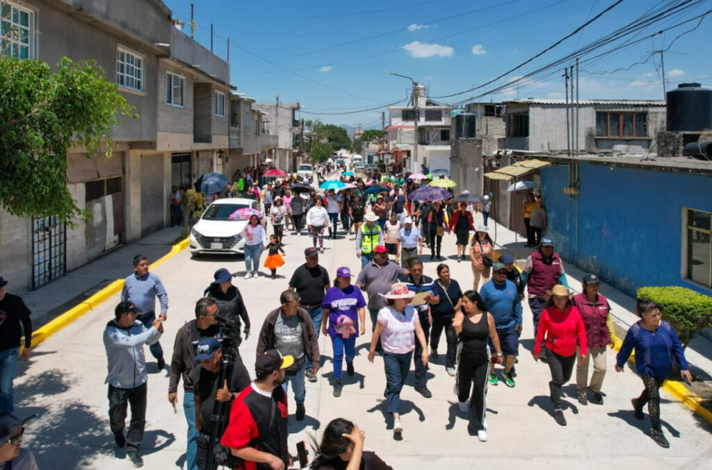 Azucena Cisneros inaugura 11 obras de pavimentación en Ecatepec | 8 ...